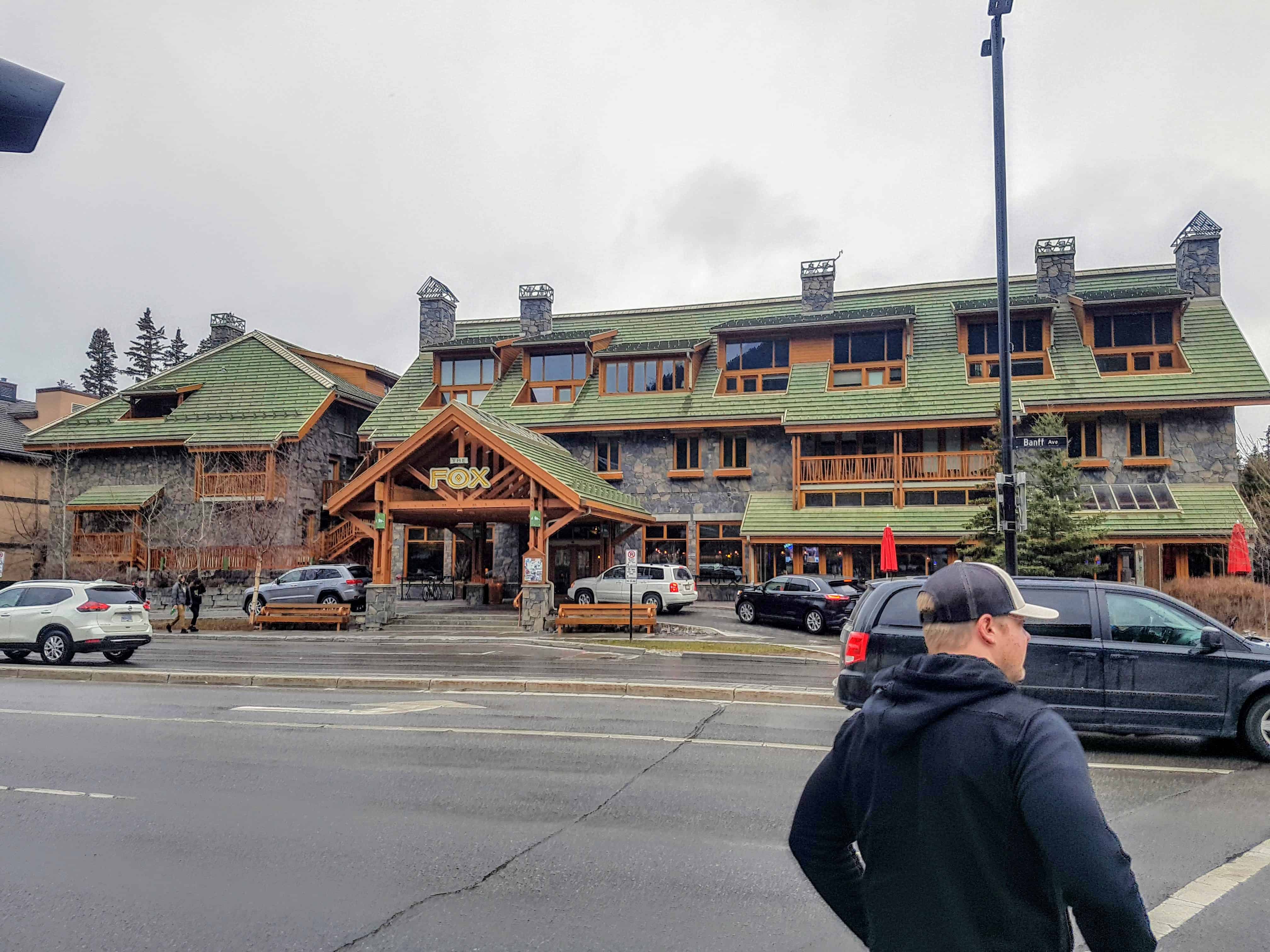 19 Romantic Getaways in Alberta (Unique and Affordable Ideas)