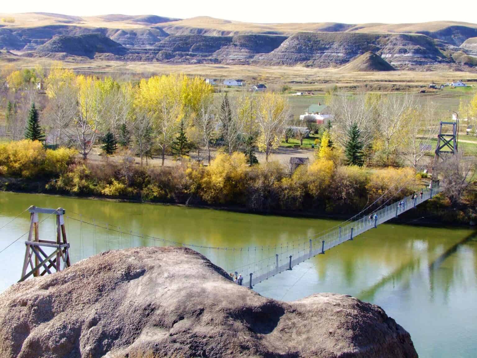 6 Iconic and Unique Alberta Road Trips for Your Summer Entertainment