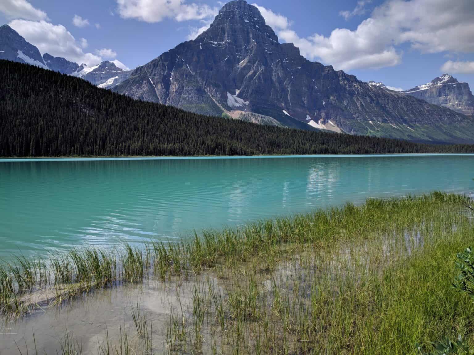 6 Iconic and Unique Alberta Road Trips for Your Summer Entertainment
