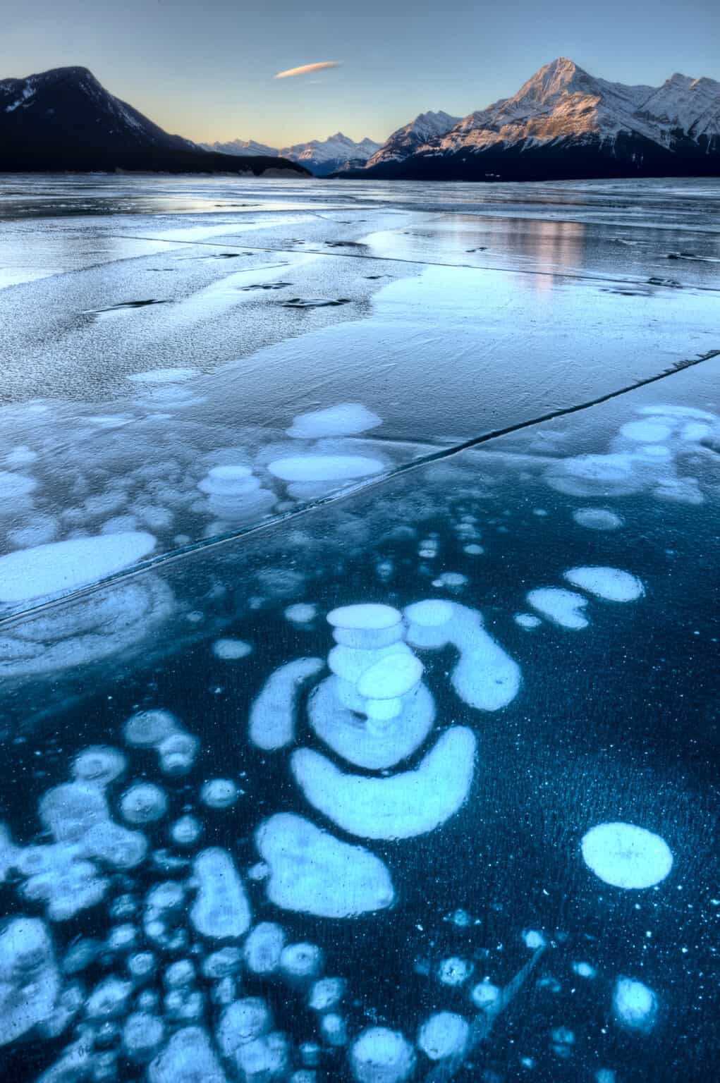 Finding the Abraham Lake Ice Bubbles in Alberta: Everything You Need to Know