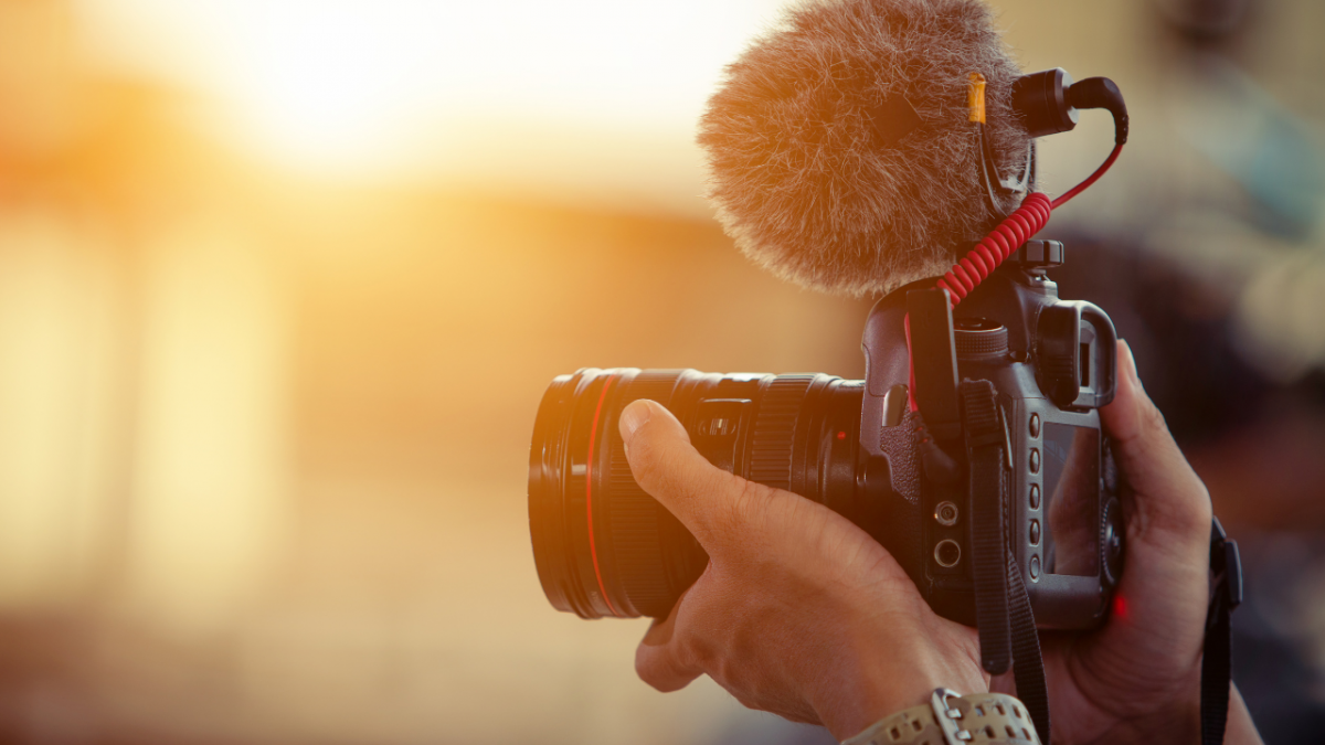 Official Guide to Camera Gear for Aspiring Travel Bloggers (2026)