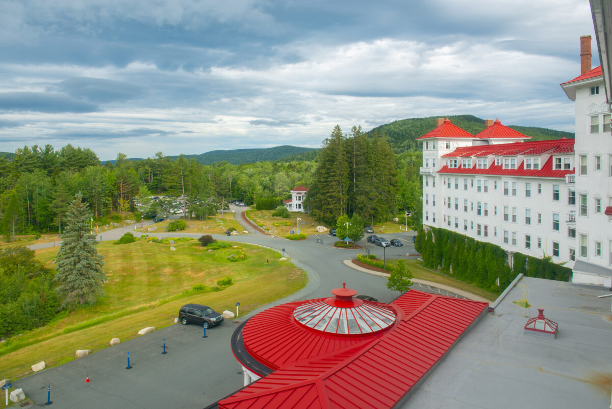 The Haunting History of the Mount Washington Hotel